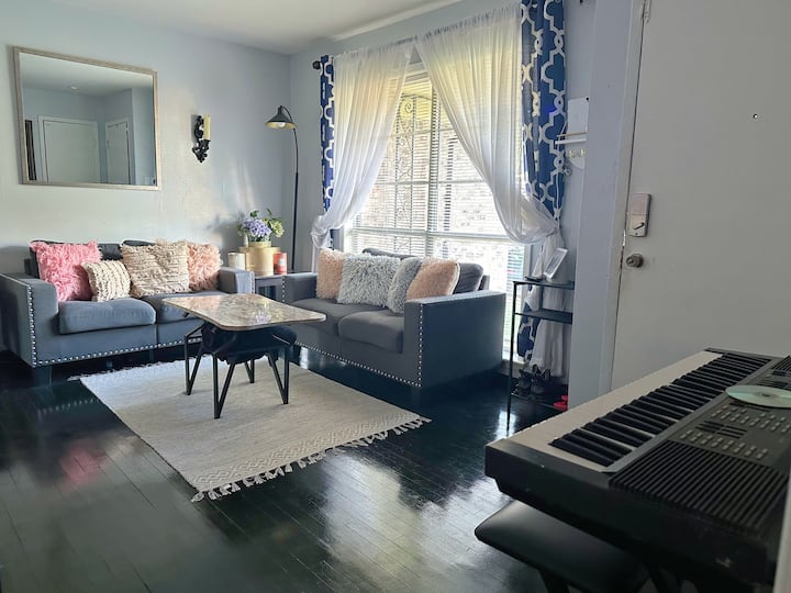 Vintage With A Touch Of Modern! - Pasadena, TX