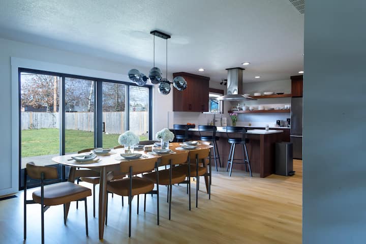 Stylish Mid-century Modern Home | Near Dt Portland - Oregon