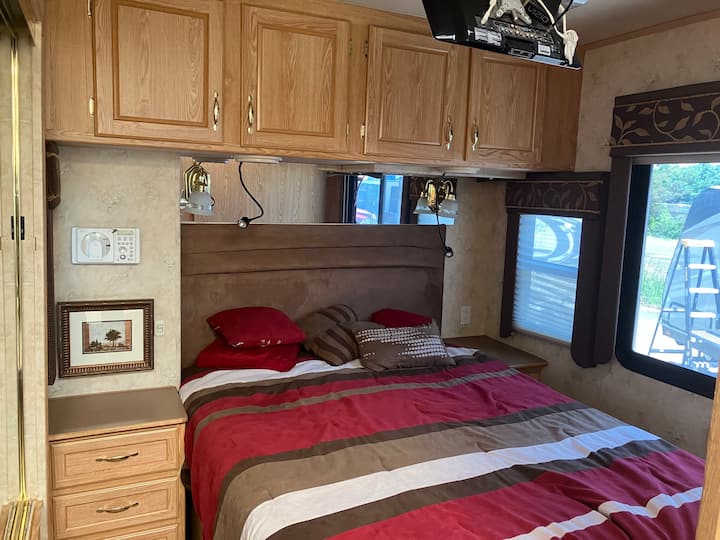 Spacious Luxurious & Private Studio - Vancouver, WA
