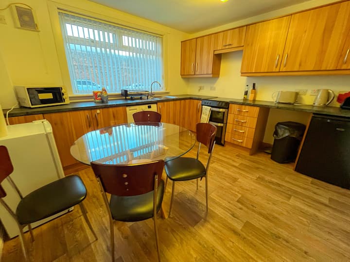 Comfortable 2 Bed Apartment - Ayr, UK