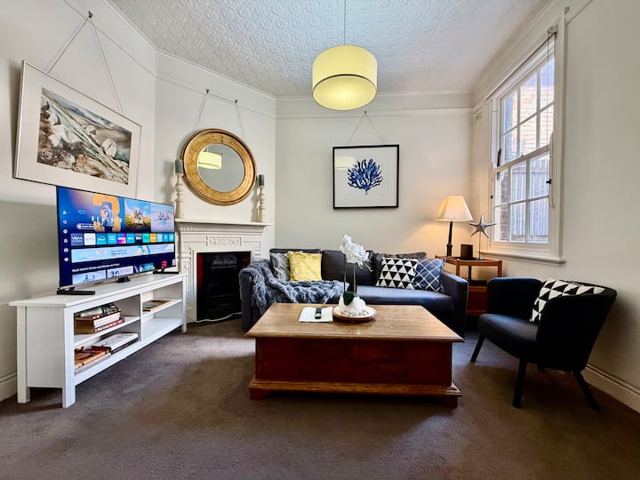 Opera House: 4brs Townhouse In Heart Of The Rocks - Sydney
