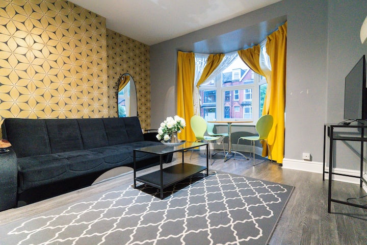 2-bed Luxury With Free Parking - Birmingham