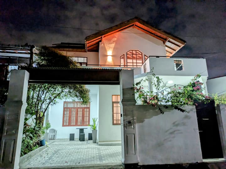 Modern Villa Retreat In Dehiwala - Colombo