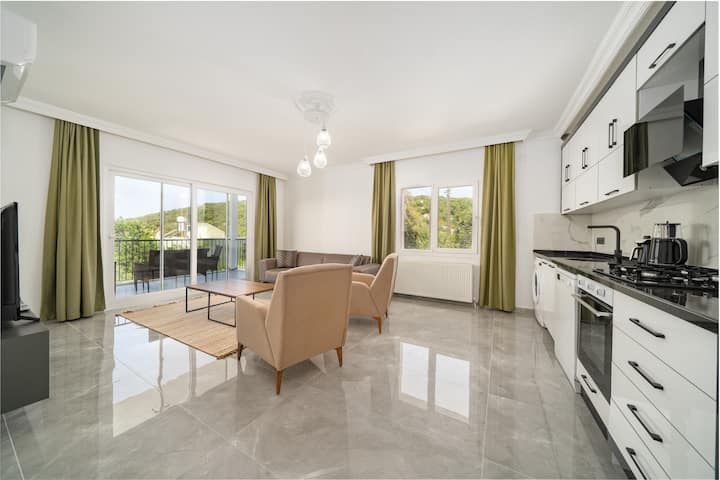 Deniz,doğa Ve Yunan Adası Manzarası Bir Arada - Turkey