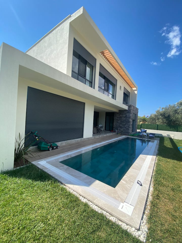 Müstakil Havuzlu Villa - Akçay