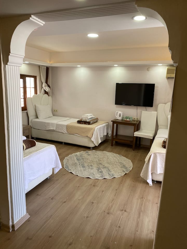 Alida Hotel 5 Kişilik Aile Odası - Pamukkale