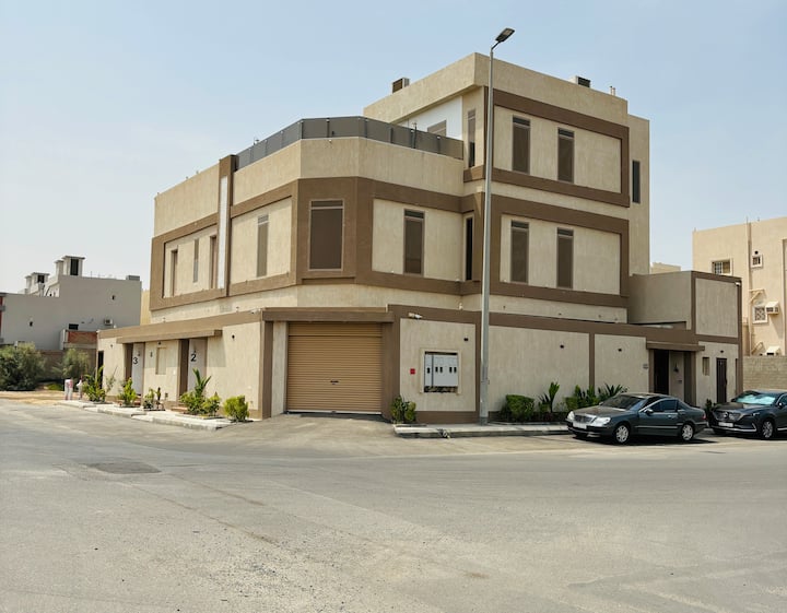شقه فاخره بمدخل مستقل 2 - Jeddah