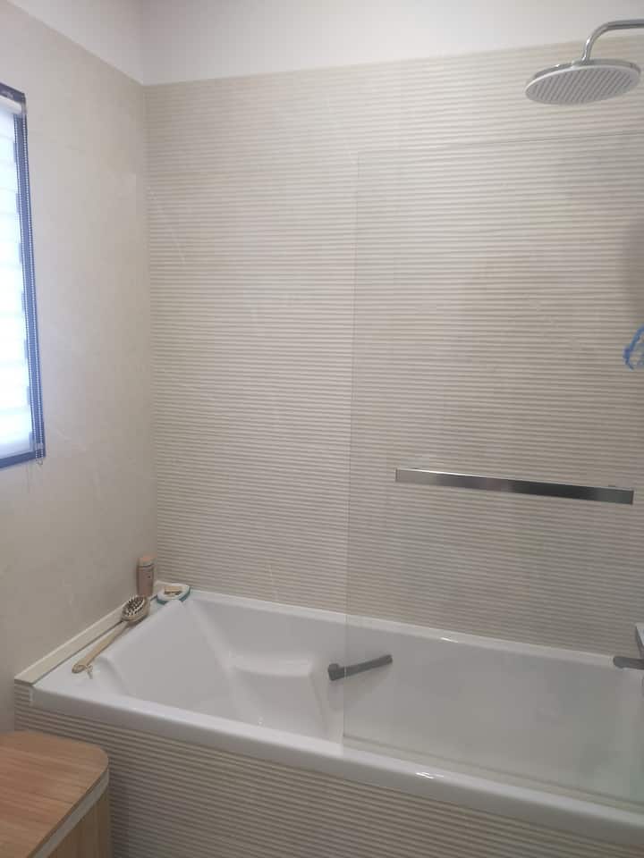 Chambre Pour Femmes Ou Couple, Proche D'avignon - Avignon