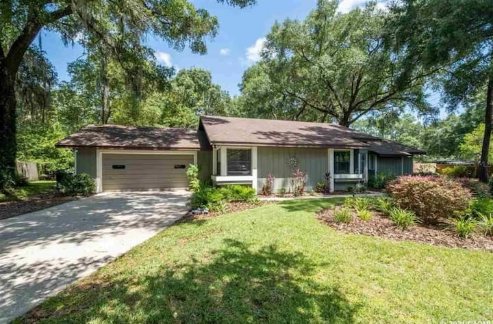 Lovely Family House Close To Uf - Gainesville, FL