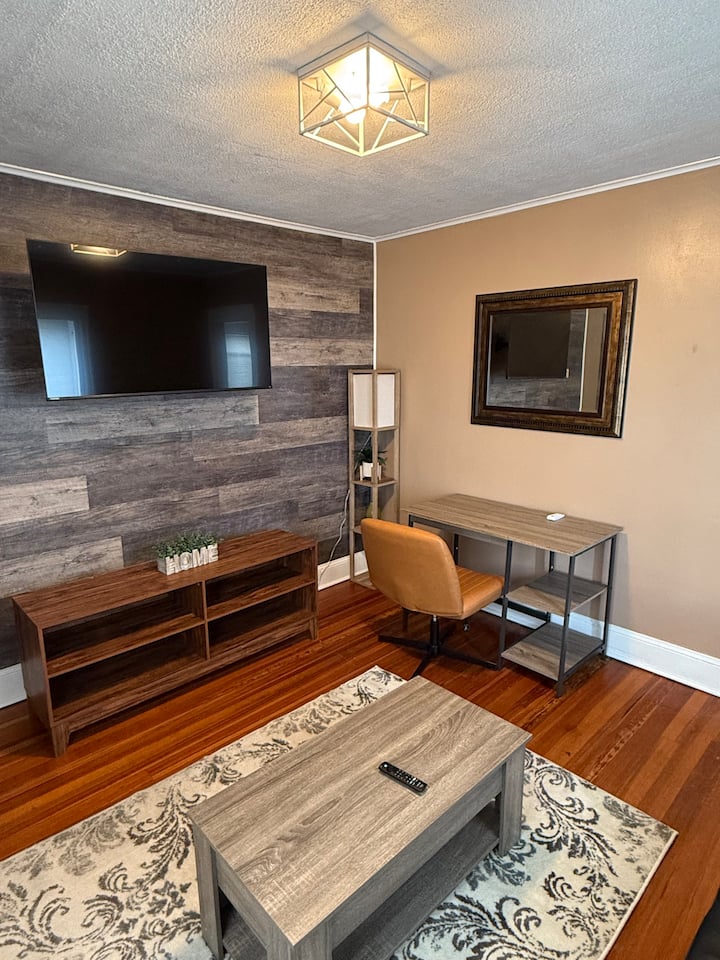 Cozy New Britain Condo - Farmington, CT