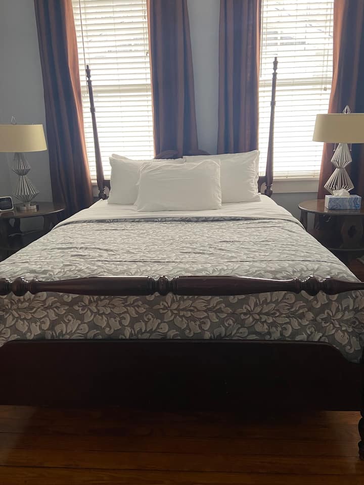 Perfect Hideaway Midtown Mem/accept Long-term Stay - Memphis, TN