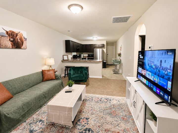 2 Bedroom Downtown Greensboro - 그린즈버러