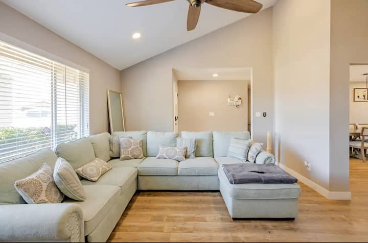 Private Room In Shared Pool Home - Room 2 - Phoenix, AZ