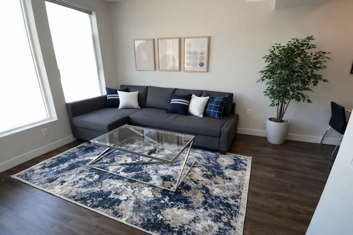 Comfortable Urban Apartment - Beverly Hills, CA