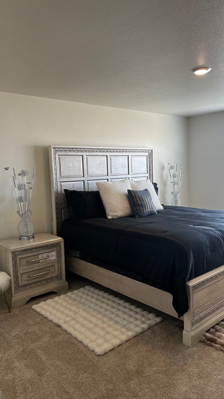 Scooby’s Airport Stay – Cozy & Convenient - Denver