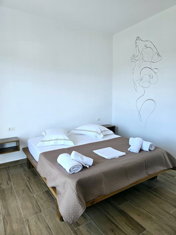 Chimaera Getaway - Himarë