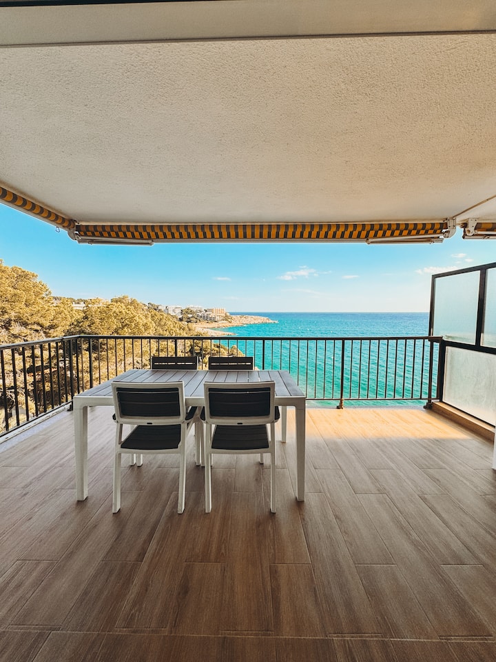 Beach & Sunrise View · Ac · Parking · Long Stays - Salou