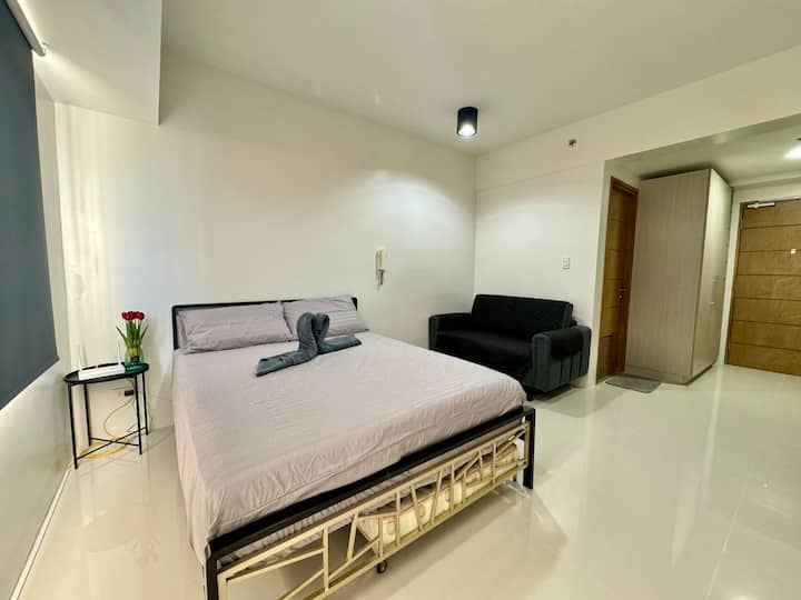 Microcity Condo-ayala Business Park - Cebu City