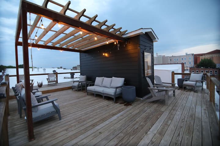 Rooftop Loft Located In Dt Family Friendly - Belton, SC