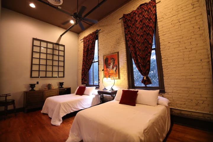 Rooftop Loft Dt Restaurants Steps Away - Belton, SC