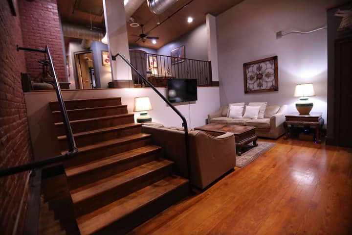 Rooftop Loft Dt Restaurants Steps Away - Belton, SC