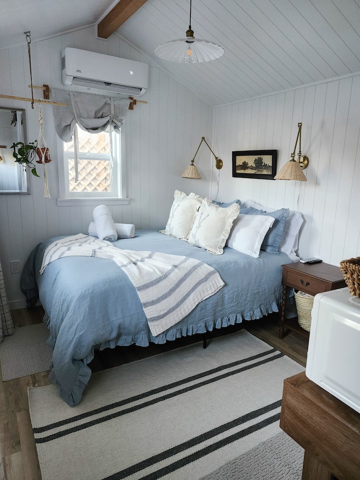 Tiny Urban Cottage Btwn Airport & Downtown - Seattle-Tacoma Airport (SEA)