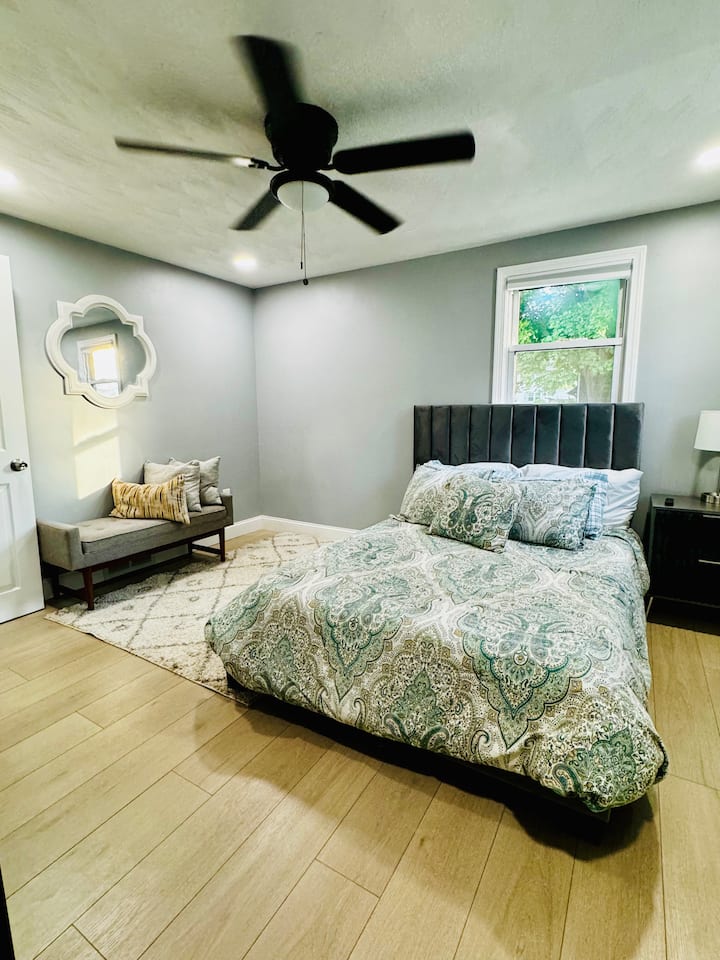 Modern And Private Room! - Providence, RI