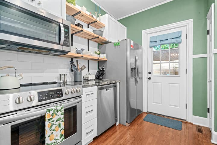 Ballman Bungalow - Newly Updated - Fort Smith, AR