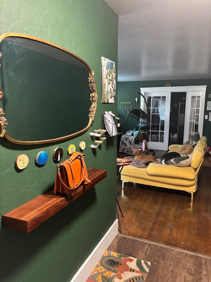Cottage Core Apartment - Fresno, CA