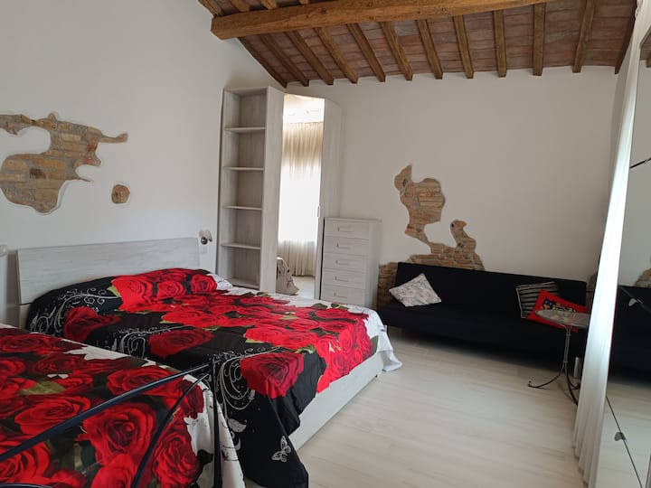 Reginaserena 5 Adulti + Divanoletto
Parco Privato - Certaldo