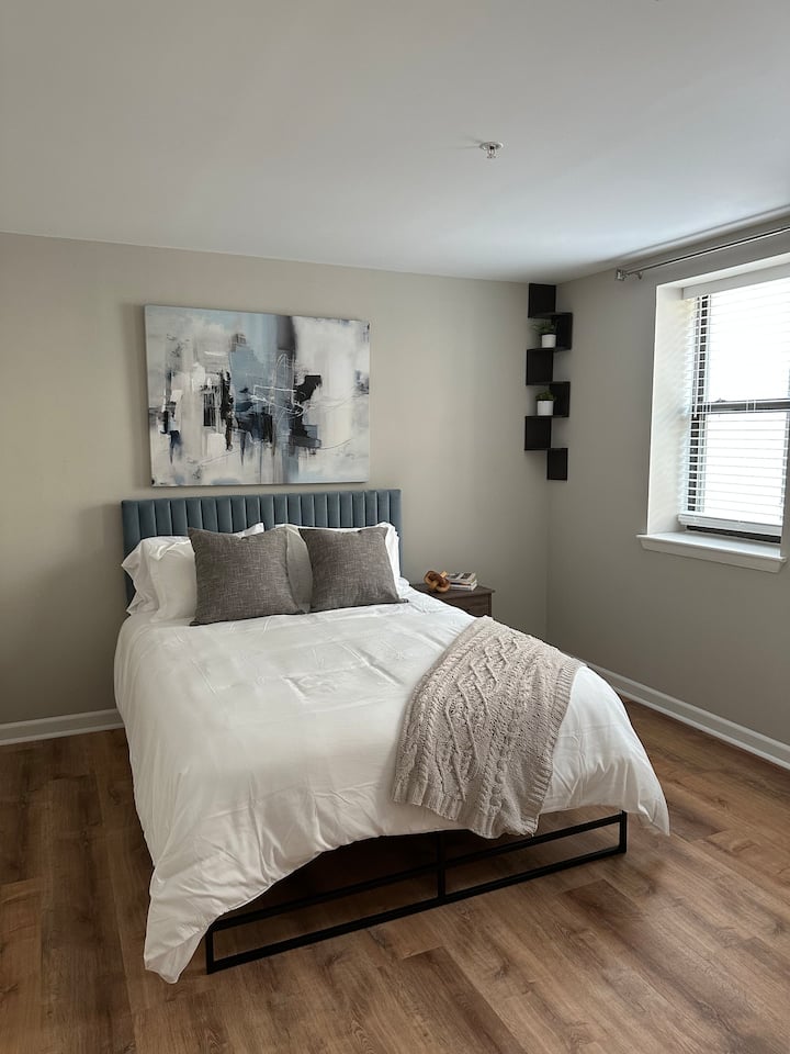 U Street 1br Condo. Location, Space, Parking. - Washington, D.C.
