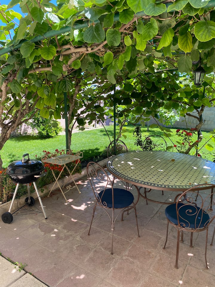 Sunny 2br Apartment With 10m Pool - Villeneuve-lès-Maguelone