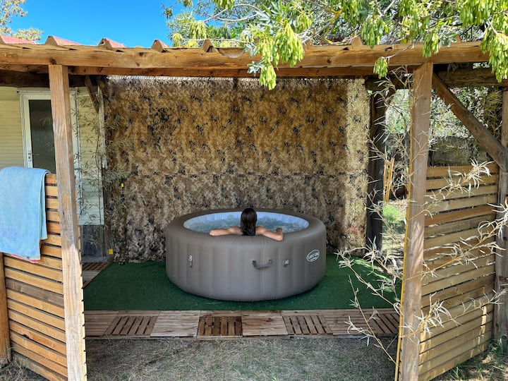 Le Pré Bohem: Jacuzzi Insolite En Camargue
2-5 P - Camargue