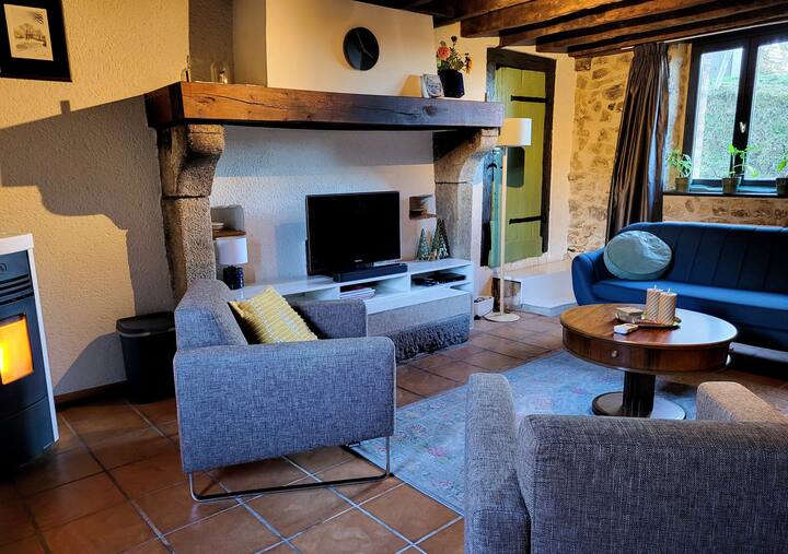 Cottage Met Terras En Zwembad - Bourganeuf