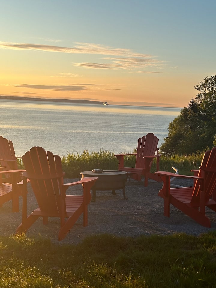 Toby’s On The Bay Ocean, Hottub - Saint John