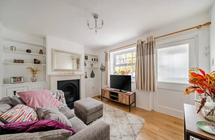 Charming Two Bed Cottage In Central Guildford - 吉爾福德