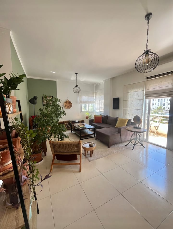 Warm And Welcoming Apartment - Nicosie