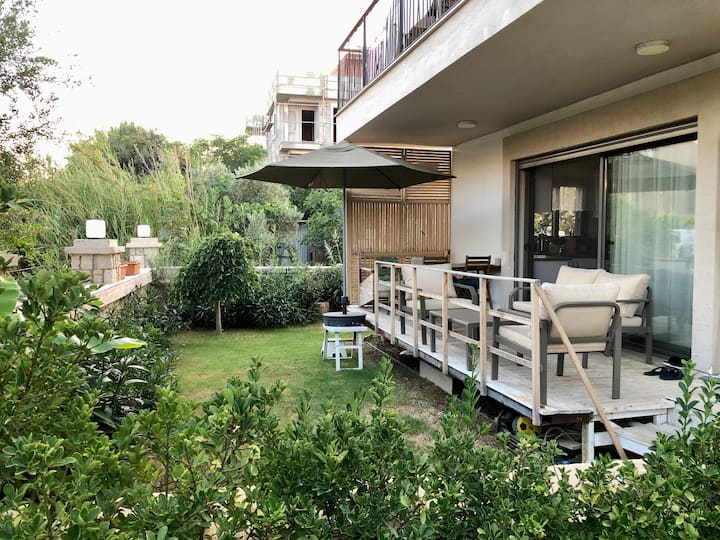 Peaceful Garden - 