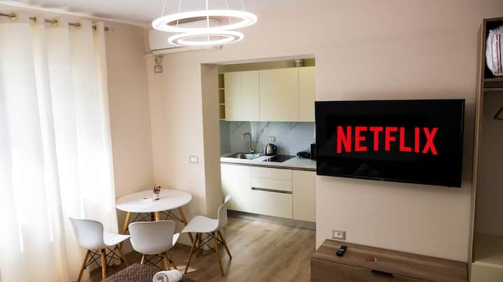 Eb Studio In The Heart Of Tirana - Tirana