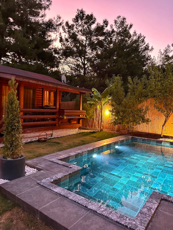 More Urla Ladin - ÖZel Havuzlu, Jakuzili Villa - Barbaros
