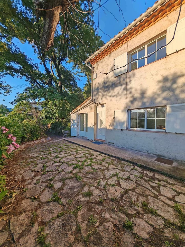 Appartement 2 Pièces Avec Terrasse - Grasse