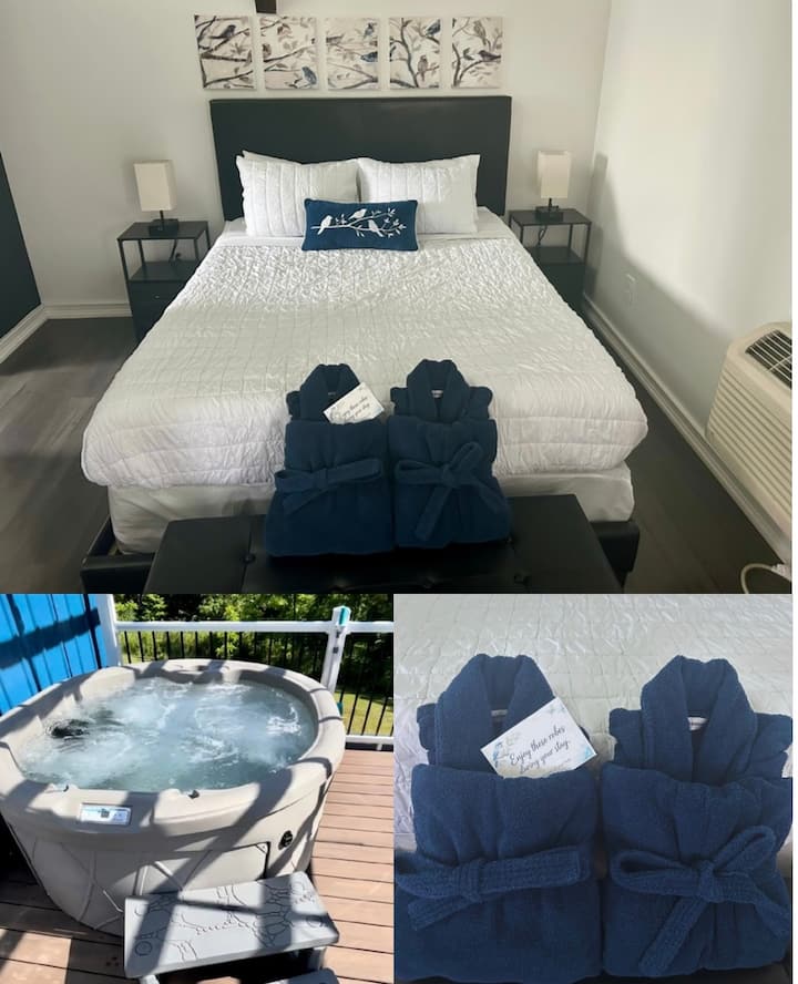 Romantic Bluebird Bungalow | Private Hot Tub - Ohio