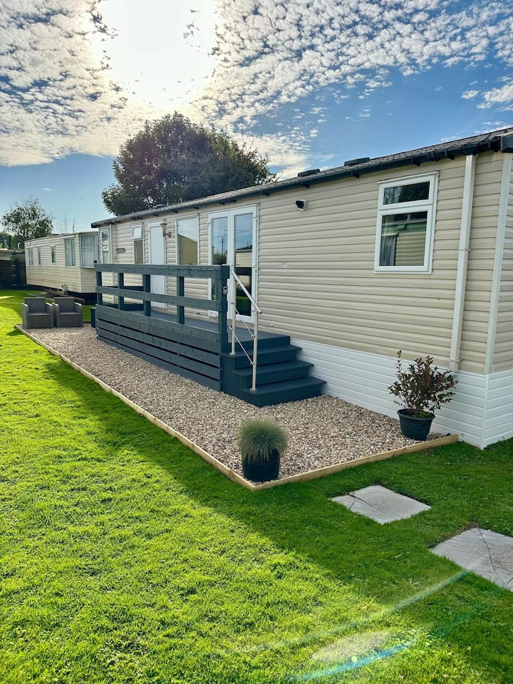 Caravan 5. Modern, Cosy Caravan. Sleeps 6, - Camber Sands