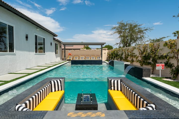 I'm New Hideaway Perfect 4 Festival 2026 Sleeps 22 - Indio, CA