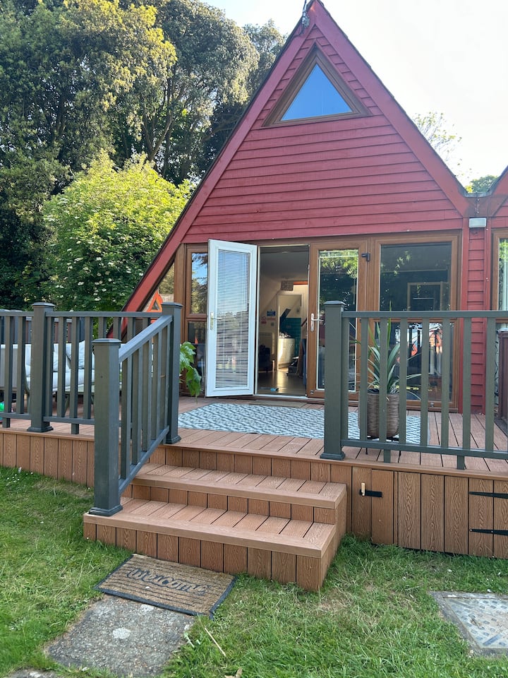 Deluxe Beach Chalet In Kingsdown! Sleeps 6 - Dover, UK