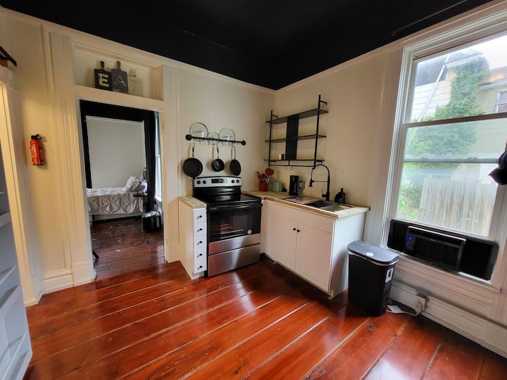 Main Floor. Efficency Downtown - Cowan Lake State Park, Wilmington