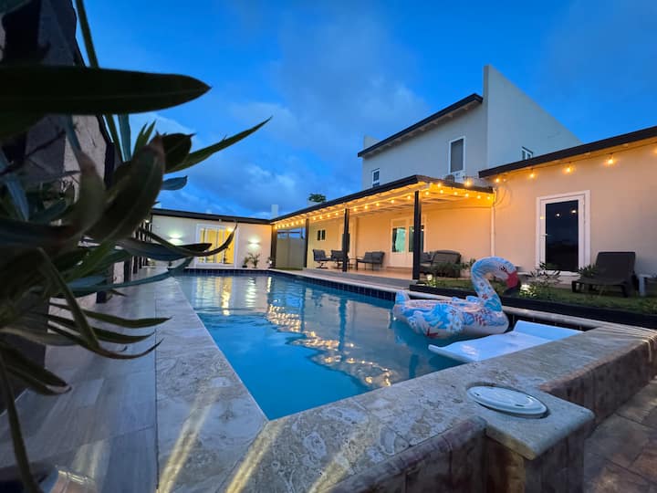 Villa For 8-10 • Walk/quick Drive To Eagle Beach - Aruba