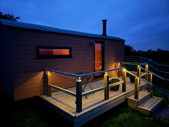 Secluded Shepherd Hut - Helston