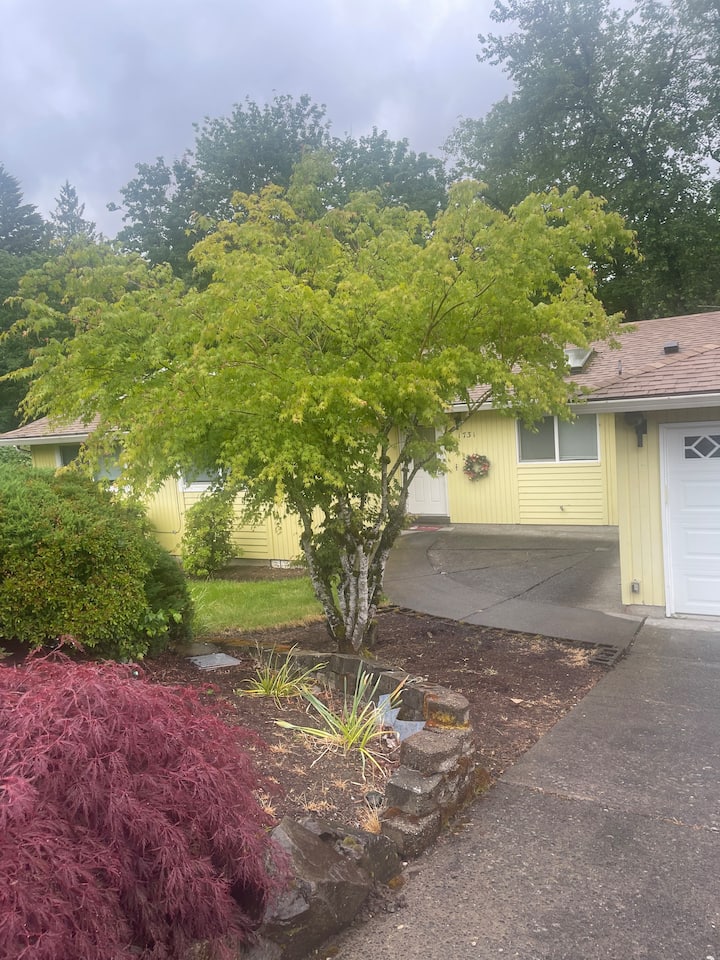 Yellow House - Gresham, OR