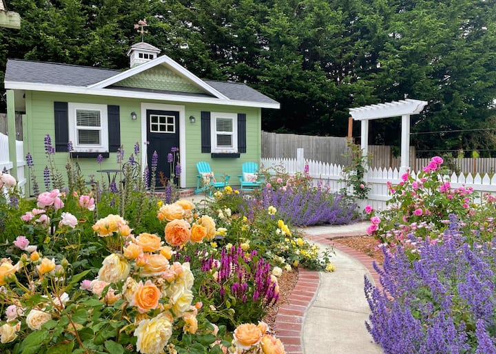 ~The Cutest Garden Cottage In Seaside Village~ - Lopez Island, WA